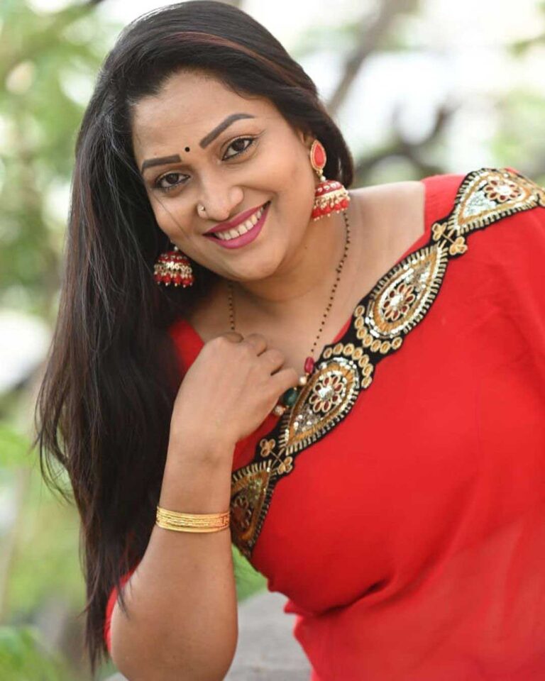 Jagadhatri Telugu Serial Cast (Zee Telugu), Timings, Story, Real Name ...