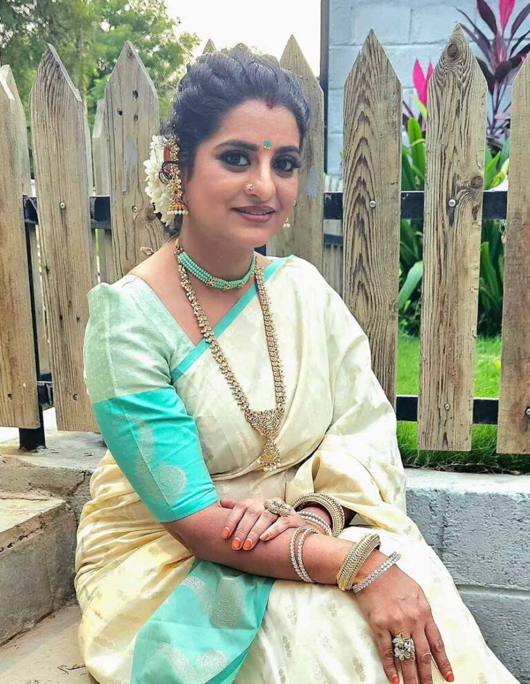 Jagadhatri Telugu Serial Cast (Zee Telugu), Timings, Story, Real Name ...